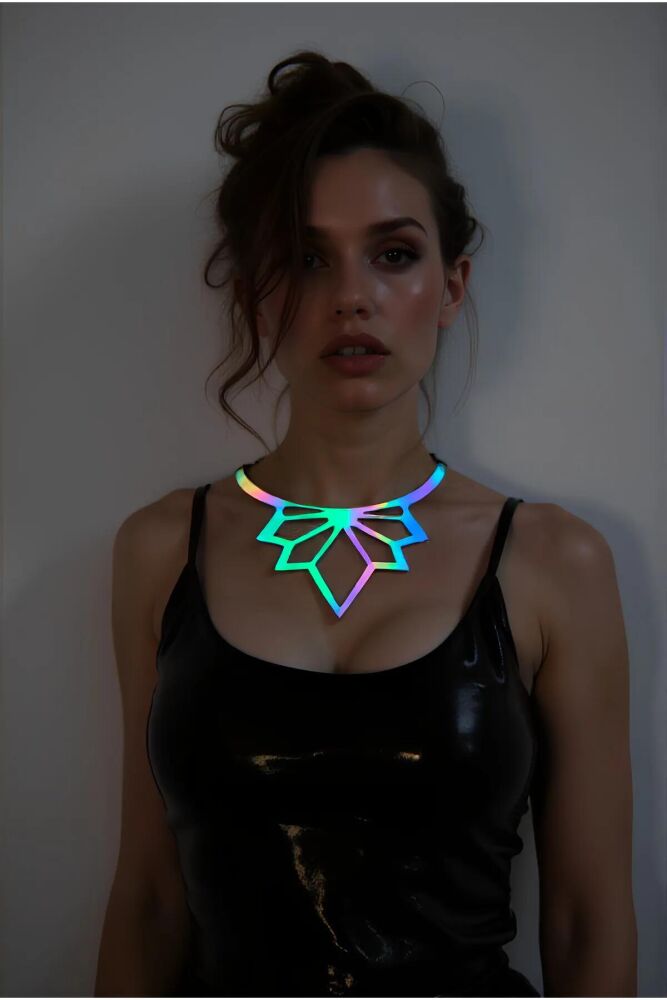 Rainbow Reflektörlü Lotus Choker Kolye, Şık Lazer Kesim Kolye ...